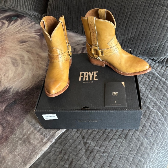 FRYE AND CO. | Shoes | Frye Billy Leather Harness Bootie | Poshmark